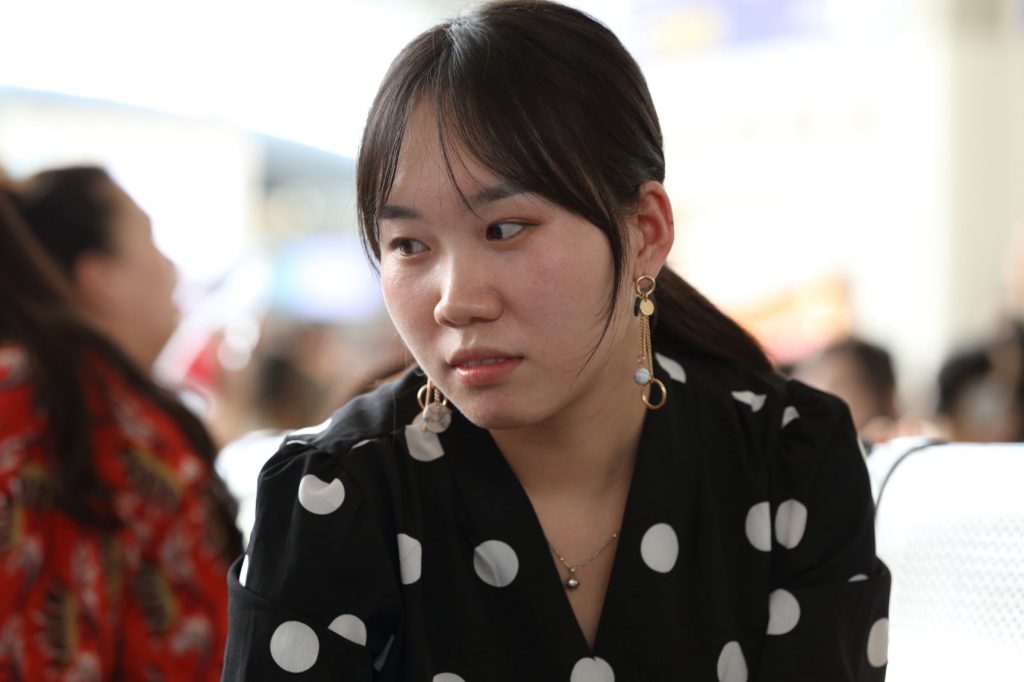 (裸足)一组极度爽翻人完美骨感美脚大秀脚底，爽到分不清东南西北！90张 – abcjp原创