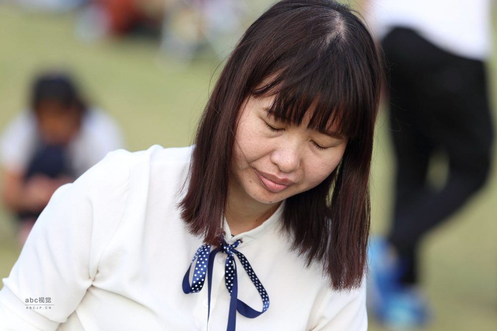 (丝袜)美少妇她脱掉高跟露出极限超薄性感丝足，裹在丝袜里的脚趾太性感了！28张 – abcjp原创