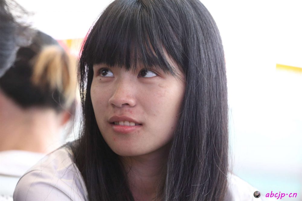 (丝袜)清纯女生脱掉毛绒绒鞋子以后露出原味薄丝袜,丝袜脚趾很诱惑!56张 – abcjp原创