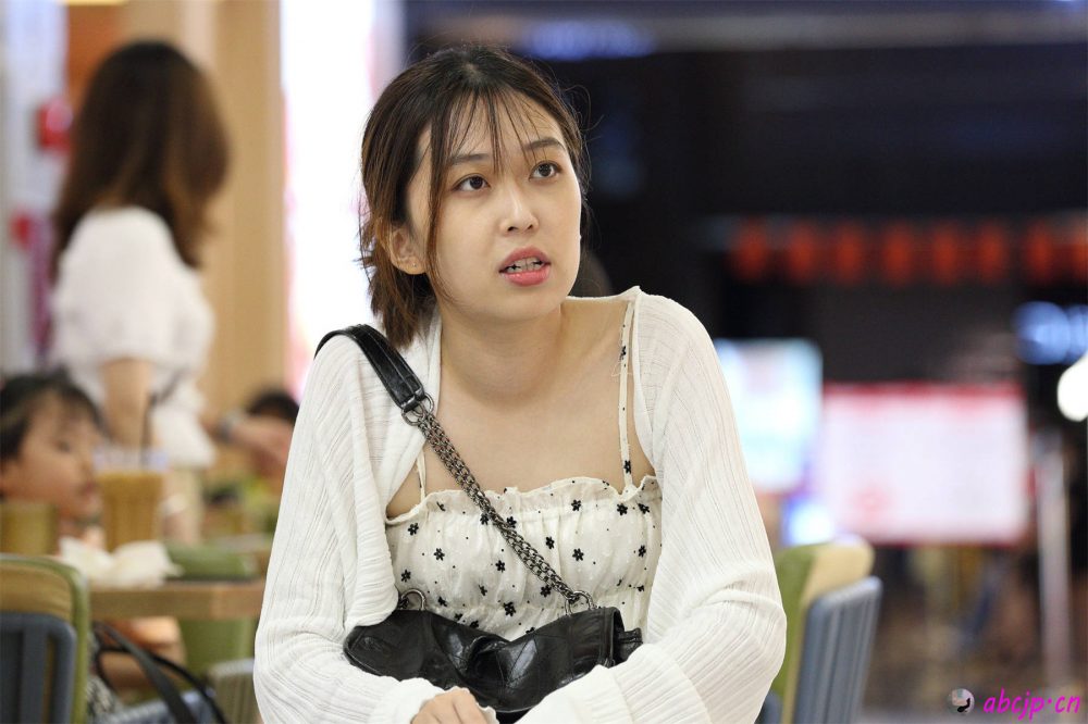 (高跟鞋)文弱不乏甜美的青春姑娘,脚丫很柔软纤薄水嫩!29张 – abcjp原创