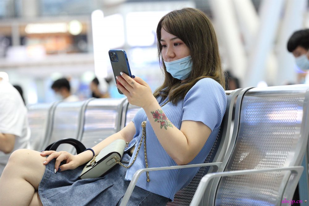 (高跟鞋)风骚丰满白皙肌肤的年轻丽人,白嫩饱满的高跟玉足!50张 – abcjp原创