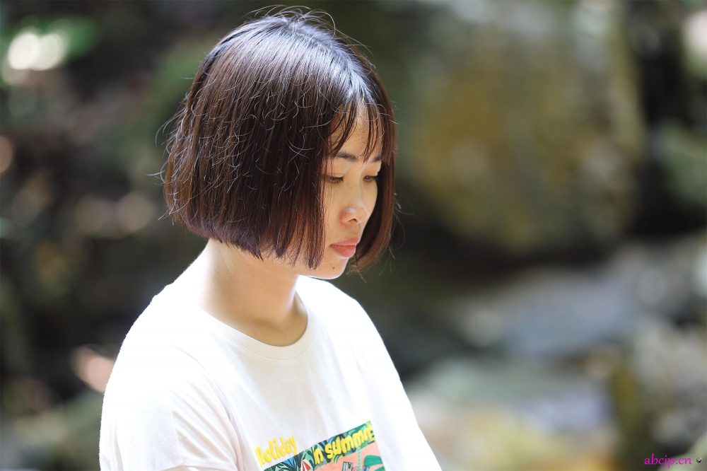 (山水)短发蘑菇头美少妇有一双不可思议白嫩的玉足,晚辈姑娘的脚丫被她秒了!87张 – abcjp原创