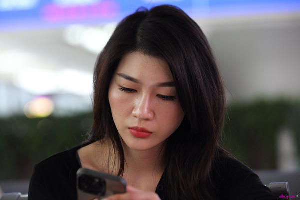 裸足 – abcjp原创